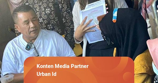 Siswi SMA Korban Pemerkosaan di Lahat Bertemu Hotman Paris di Kopi Johny | kumparan.com